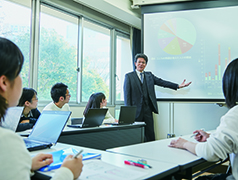 学校法人江戸川学園 江戸川大学 ｜ English