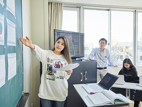 学校法人江戸川学園 江戸川大学 ｜ English